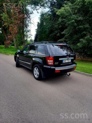 Melns Jeep Grand Cherokee 2006 Rīga, ar dzinēja tilpumu 3.00 L un nobraukumu 292 tūkst. km par 4800 €, foto 4 vietnē AUTOMOTO.COM.LV