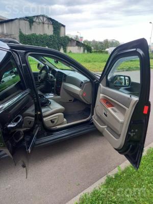 Melns Jeep Grand Cherokee 2006 Rīga, ar dzinēja tilpumu 3.00 L un nobraukumu 292 tūkst. km par 4800 €, foto 8 vietnē AUTOMOTO.COM.LV