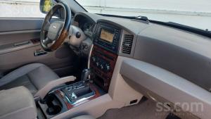 Melns Jeep Grand Cherokee 2006 Rīga, ar dzinēja tilpumu 3.00 L un nobraukumu 291 tūkst. km par 4800 €, foto 12 vietnē AUTOMOTO.COM.LV