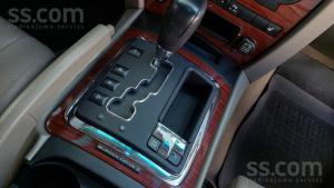 Melns Jeep Grand Cherokee 2006 Rīga, ar dzinēja tilpumu 3.00 L un nobraukumu 291 tūkst. km par 4800 €, foto 31 vietnē AUTOMOTO.COM.LV