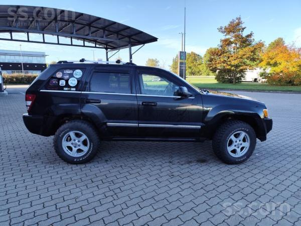 Jeep Grand Cherokee 2006 Jelgava vietnÄ Melns Jeep Grand Cherokee 2006 Jelgava, ar dzinÄja tilpumu 3.00 L un nobraukumu 366 tÅ«kst. km par 6990 ā¬, foto 5 vietnÄ AUTOMOTO.COM.LV
