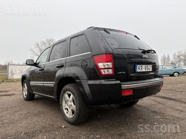Melns Jeep Grand Cherokee 2007 Daugavpils, ar dzinēja tilpumu 3.00 L un nobraukumu 272 tūkst. km par 5750 €, foto 3 vietnē AUTOMOTO.COM.LV