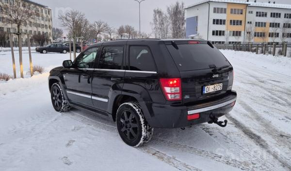 Black Jeep Grand Cherokee 2007 in Dobele, with an engine capacity of 3.00 L and mileage of 287 thousand km for 4350 €, photo 2 on AUTOMOTO.COM.LV