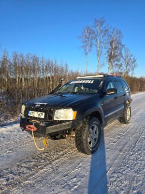 Melns Jeep Grand Cherokee 2007 Tartu, ar dzinēja tilpumu 3.00 L un nobraukumu 398 tūkst. km par 6000 €, foto  vietnē AUTOMOTO.COM.LV