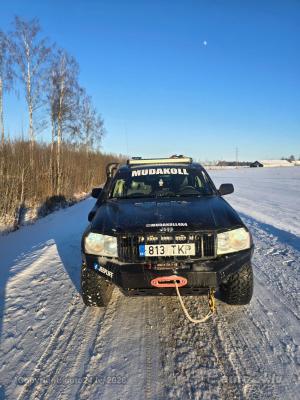 Black Jeep Grand Cherokee 2007 in Tartu, with an engine capacity of 3.00 L and mileage of 398 thousand km for 6000 €, photo 2 on AUTOMOTO.COM.LV