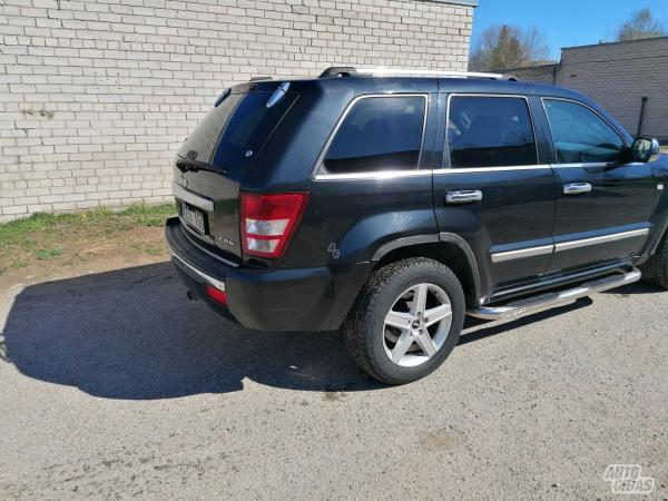 Black Jeep Grand Cherokee 2007 in Utena, with an engine capacity of 3.00 L and mileage of 275 thousand km for 4150 €, photo 7 on AUTOMOTO.COM.LV