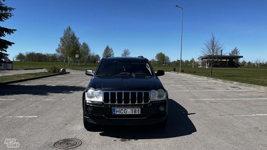 Black Jeep Grand Cherokee 2007 in Marijampole, with an engine capacity of 3.00 L and mileage of 224 thousand km for 4250 €, photo 1 on AUTOMOTO.COM.LV