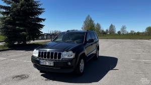Black Jeep Grand Cherokee 2007 in Marijampole, with an engine capacity of 3.00 L and mileage of 224 thousand km for 4250 €, photo 4 on AUTOMOTO.COM.LV