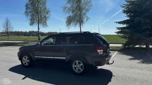 Black Jeep Grand Cherokee 2007 in Marijampole, with an engine capacity of 3.00 L and mileage of 224 thousand km for 4250 €, photo 7 on AUTOMOTO.COM.LV