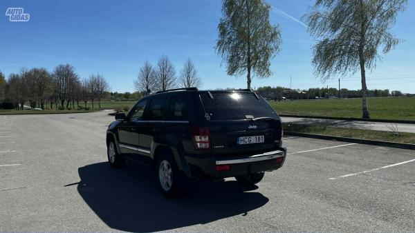 Black Jeep Grand Cherokee 2007 in Marijampole, with an engine capacity of 3.00 L and mileage of 224 thousand km for 4250 €, photo 7 on AUTOMOTO.COM.LV
