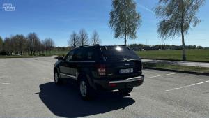 Black Jeep Grand Cherokee 2007 in Marijampole, with an engine capacity of 3.00 L and mileage of 224 thousand km for 4250 €, photo 8 on AUTOMOTO.COM.LV