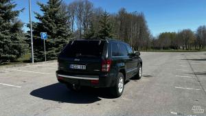 Black Jeep Grand Cherokee 2007 in Marijampole, with an engine capacity of 3.00 L and mileage of 224 thousand km for 4250 €, photo 10 on AUTOMOTO.COM.LV