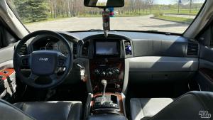 Black Jeep Grand Cherokee 2007 in Marijampole, with an engine capacity of 3.00 L and mileage of 224 thousand km for 4250 €, photo 13 on AUTOMOTO.COM.LV