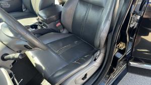 Black Jeep Grand Cherokee 2007 in Marijampole, with an engine capacity of 3.00 L and mileage of 224 thousand km for 4250 €, photo 17 on AUTOMOTO.COM.LV