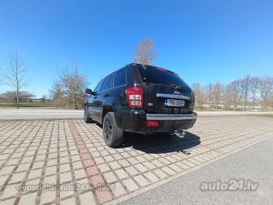 Black Jeep Grand Cherokee 2007 in Tallinn, with an engine capacity of 3.00 L and mileage of 303 thousand km for 4500 €, photo 4 on AUTOMOTO.COM.LV