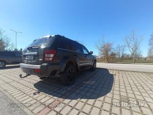 Black Jeep Grand Cherokee 2007 in Tallinn, with an engine capacity of 3.00 L and mileage of 303 thousand km for 4500 €, photo 5 on AUTOMOTO.COM.LV