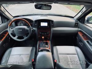 Melns Jeep Grand Cherokee 2007 Tallina, ar dzinēja tilpumu 3.00 L un nobraukumu 300 tūkst. km par 3990 €, foto 8 vietnē AUTOMOTO.COM.LV