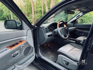 Melns Jeep Grand Cherokee 2007 Tallina, ar dzinēja tilpumu 3.00 L un nobraukumu 300 tūkst. km par 3990 €, foto 9 vietnē AUTOMOTO.COM.LV
