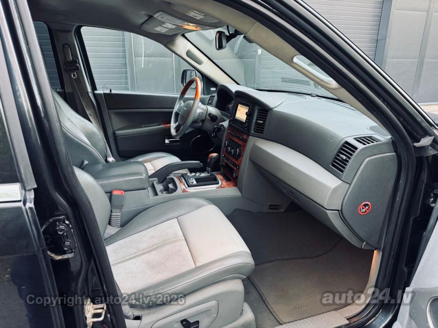 Melns Jeep Grand Cherokee 2007 Tallina, ar dzinēja tilpumu 3.00 L un nobraukumu 300 tūkst. km par 3990 €, foto 14 vietnē AUTOMOTO.COM.LV