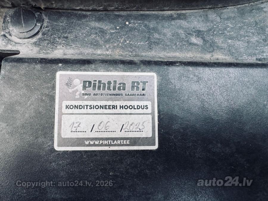Melns Jeep Grand Cherokee 2007 Tallina, ar dzinēja tilpumu 3.00 L un nobraukumu 300 tūkst. km par 3990 €, foto 18 vietnē AUTOMOTO.COM.LV