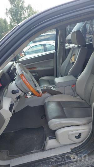 Melns Jeep Grand Cherokee 2007 Tukums, ar dzinēja tilpumu 3.00 L un nobraukumu 370 tūkst. km par 2950 €, foto 5 vietnē AUTOMOTO.COM.LV