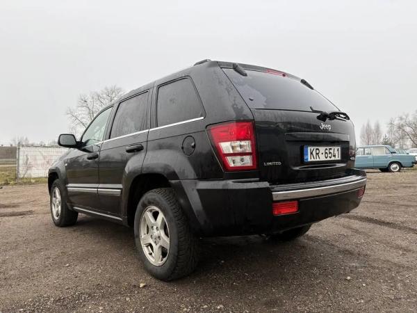 Black Jeep Grand Cherokee 2007 in Daugavpils, with an engine capacity of 3.00 L and mileage of 272 thousand km for 5750 €, photo 3 on AUTOMOTO.COM.LV