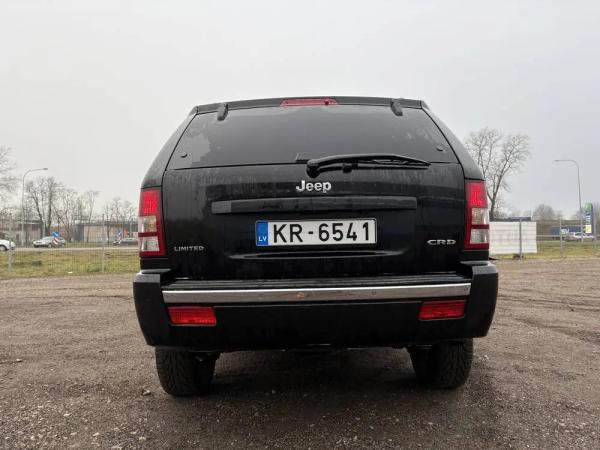 Black Jeep Grand Cherokee 2007 in Daugavpils, with an engine capacity of 3.00 L and mileage of 272 thousand km for 5750 €, photo 4 on AUTOMOTO.COM.LV