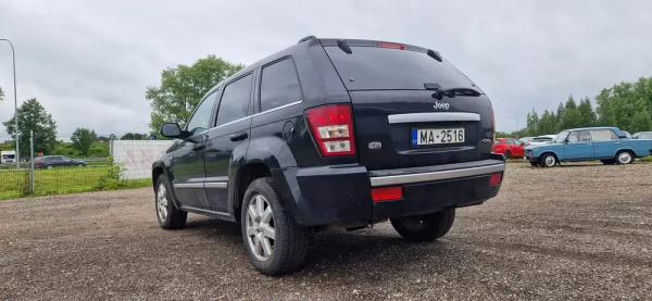 Melns Jeep Grand Cherokee 2007 Daugavpils, ar dzinēja tilpumu 3.00 L un nobraukumu 278 tūkst. km par 5550 €, foto 3 vietnē AUTOMOTO.COM.LV