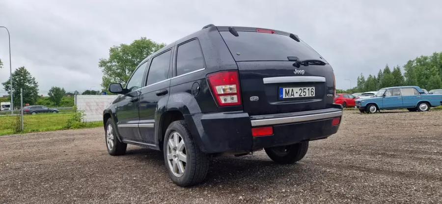 Black Jeep Grand Cherokee 2007 in Daugavpils, with an engine capacity of 3.00 L and mileage of 278 thousand km for 5550 €, photo 4 on AUTOMOTO.COM.LV