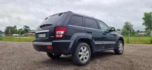 Black Jeep Grand Cherokee 2007 in Daugavpils, with an engine capacity of 3.00 L and mileage of 278 thousand km for 5550 €, photo 6 on AUTOMOTO.COM.LV