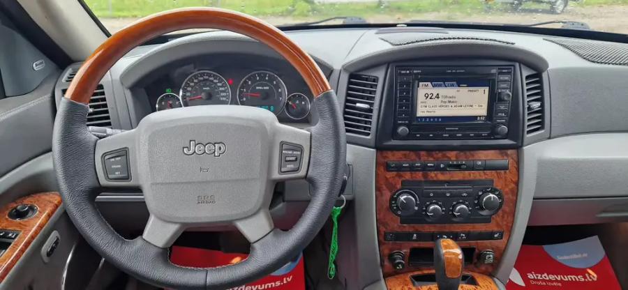 Black Jeep Grand Cherokee 2007 in Daugavpils, with an engine capacity of 3.00 L and mileage of 278 thousand km for 5550 €, photo 11 on AUTOMOTO.COM.LV