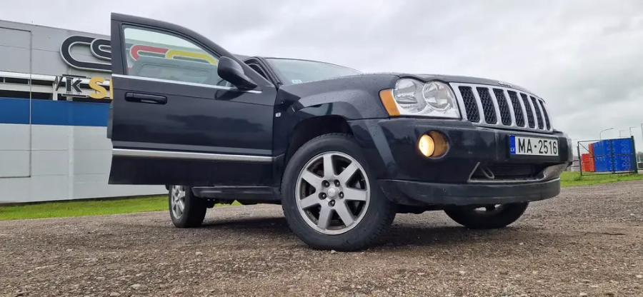 Black Jeep Grand Cherokee 2007 in Daugavpils, with an engine capacity of 3.00 L and mileage of 278 thousand km for 5550 €, photo 37 on AUTOMOTO.COM.LV