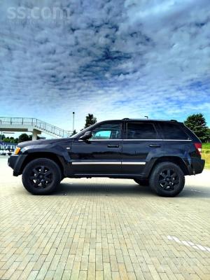 Black Jeep Grand Cherokee 2007 in Rezekne, with an engine capacity of 3.00 L and mileage of 335 thousand km for 7800 €, photo  on AUTOMOTO.COM.LV