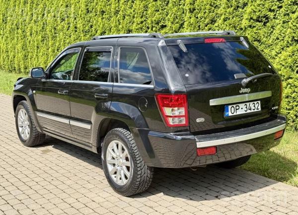 Black Jeep Grand Cherokee 2007 in Riga, with an engine capacity of 3.00 L and mileage of 249 thousand km for 3650 €, photo 5 on AUTOMOTO.COM.LV