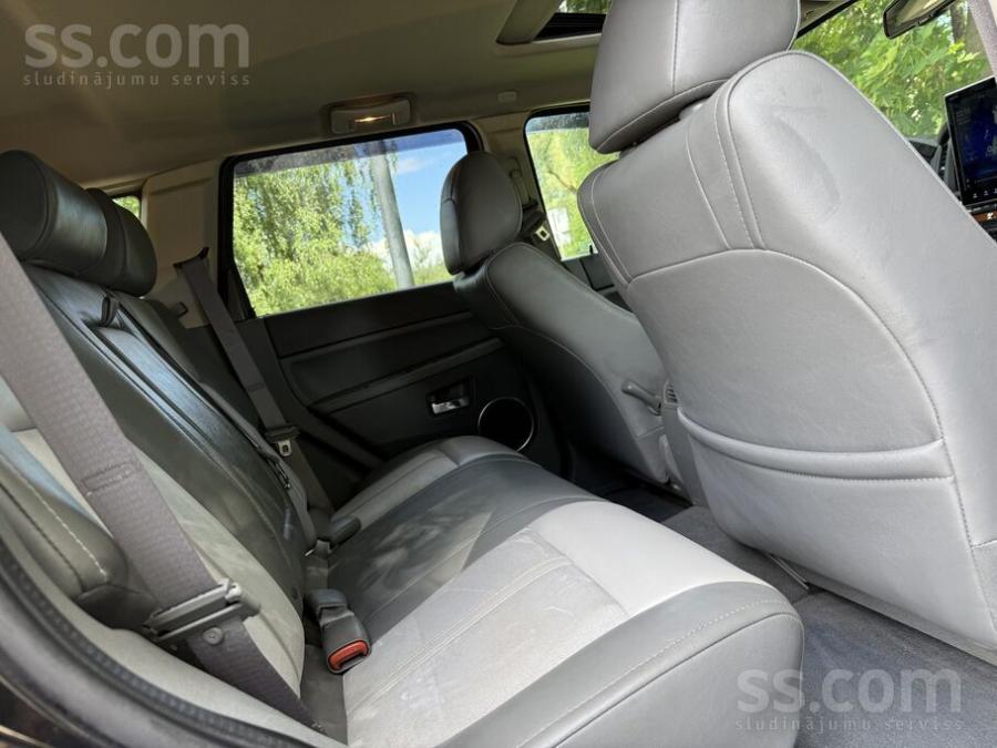 Melns Jeep Grand Cherokee 2007 Rīga, ar dzinēja tilpumu 3.00 L un nobraukumu 249 tūkst. km par 3650 €, foto 16 vietnē AUTOMOTO.COM.LV