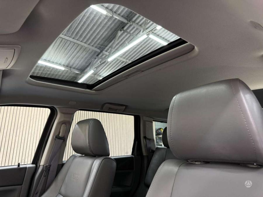 Melns Jeep Grand Cherokee 2007 Marijampole, ar dzinēja tilpumu 2.99 L un nobraukumu 317 tūkst. km par 4650 €, foto 4 vietnē AUTOMOTO.COM.LV