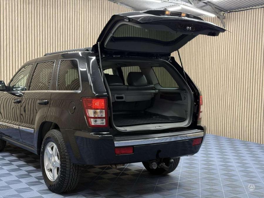 Melns Jeep Grand Cherokee 2007 Marijampole, ar dzinēja tilpumu 2.99 L un nobraukumu 317 tūkst. km par 4650 €, foto 14 vietnē AUTOMOTO.COM.LV