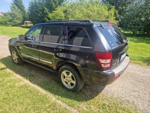 Black Jeep Grand Cherokee 2007 in Vilnius, with an engine capacity of 2.99 L and mileage of 202 thousand km for 4700 €, photo 4 on AUTOMOTO.COM.LV