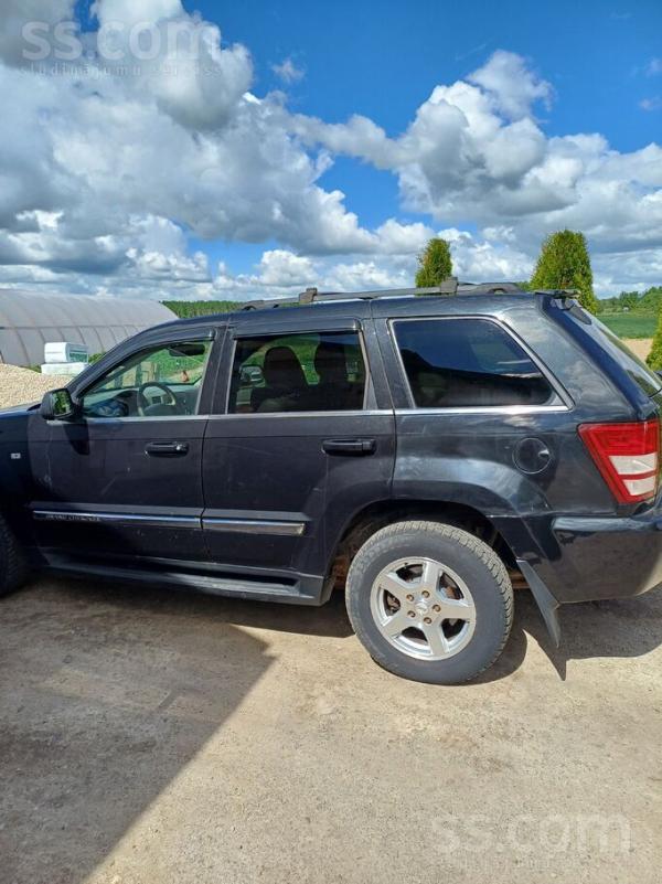 Melns Jeep Grand Cherokee 2007 Bauska, ar dzinēja tilpumu 3.00 L un nobraukumu 469 tūkst. km par 3500 €, foto 1 vietnē AUTOMOTO.COM.LV