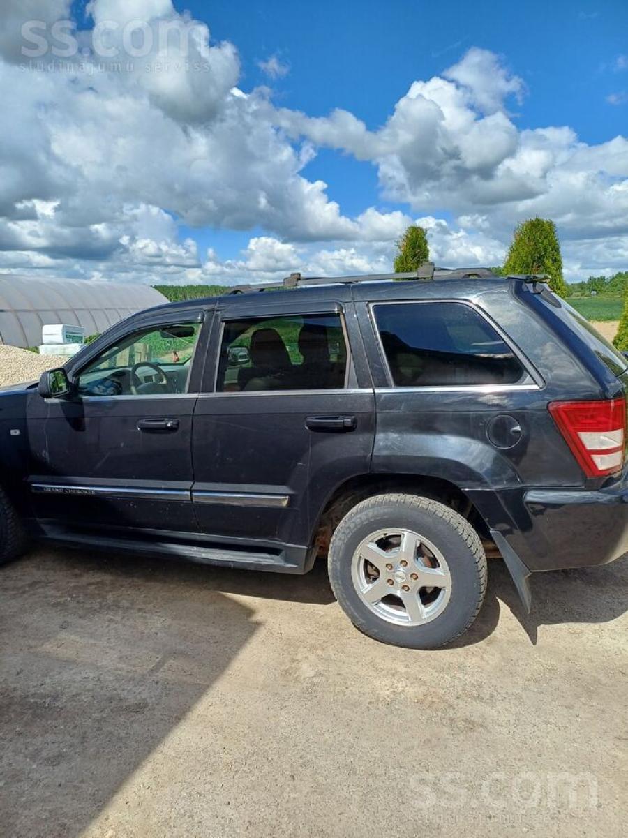 Melns Jeep Grand Cherokee 2007 Bauska, ar dzinēja tilpumu 3.00 L un nobraukumu 469 tūkst. km par 3500 €, foto 1 vietnē AUTOMOTO.COM.LV