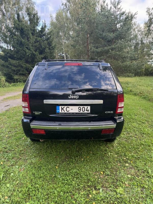 Jeep Grand Cherokee 2007 in Riga on AUTOMOTO.COM.LV Black Jeep Grand Cherokee 2007 in Riga, with an engine capacity of 3.00 L and mileage of 400 thousand km for 3700 €, photo 4 on AUTOMOTO.COM.LV