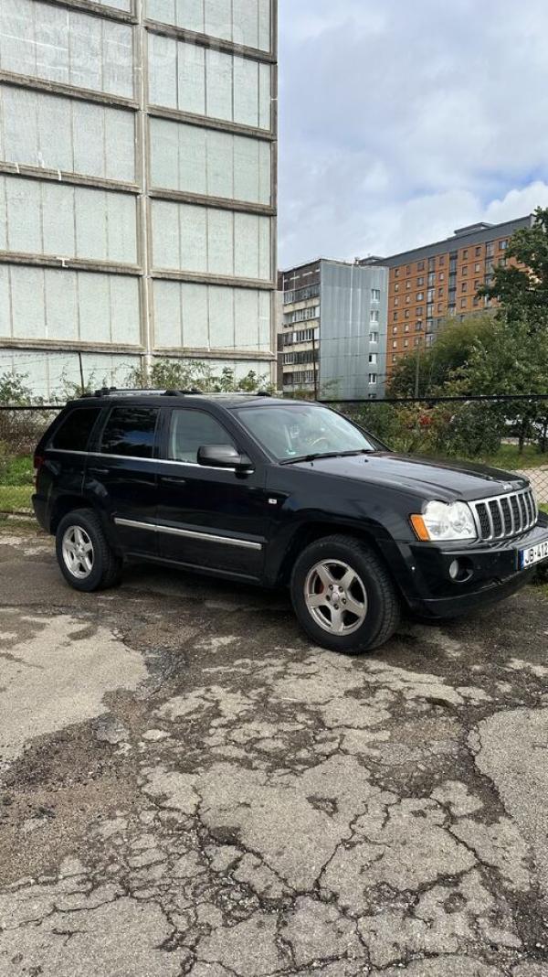 Melns Jeep Grand Cherokee 2007 Rīga, ar dzinēja tilpumu 3.00 L un nobraukumu 330 tūkst. km par 4550 €, foto 1 vietnē AUTOMOTO.COM.LV