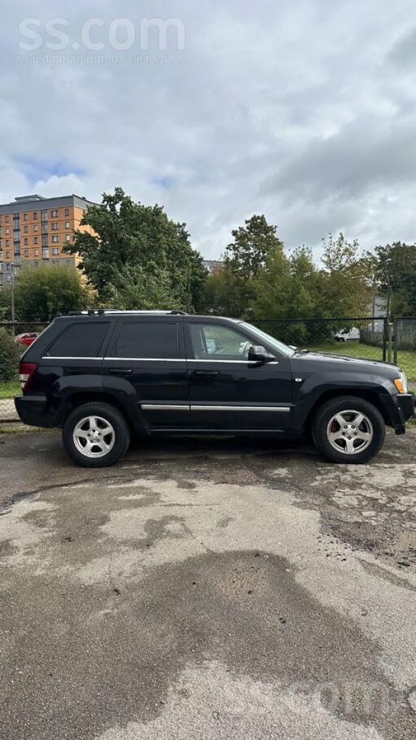 Melns Jeep Grand Cherokee 2007 Rīga, ar dzinēja tilpumu 3.00 L un nobraukumu 330 tūkst. km par 4550 €, foto 4 vietnē AUTOMOTO.COM.LV