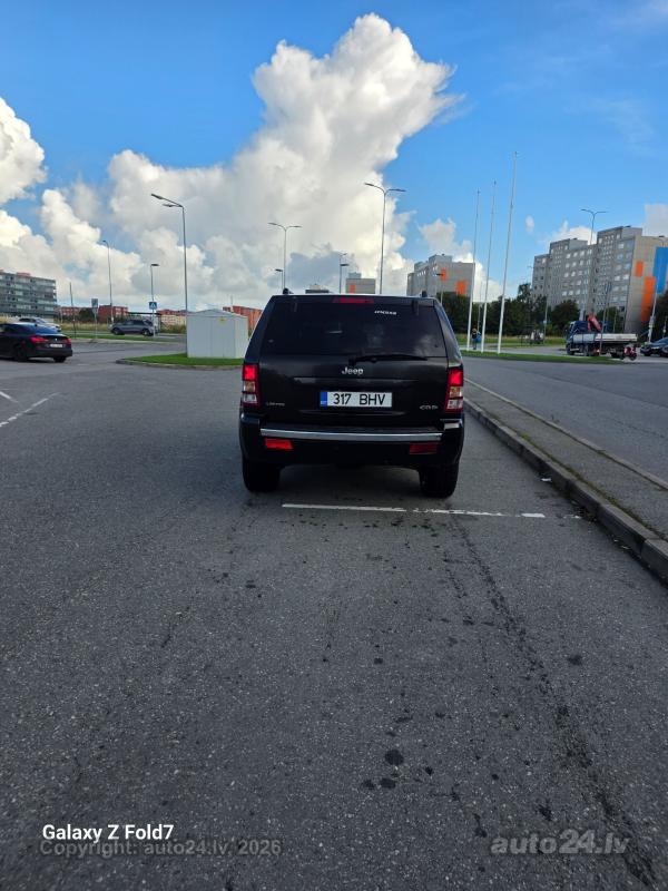 Black Jeep Grand Cherokee 2007 in Tallinn, with an engine capacity of 3.00 L and mileage of 214 thousand km for 4000 €, photo 7 on AUTOMOTO.COM.LV