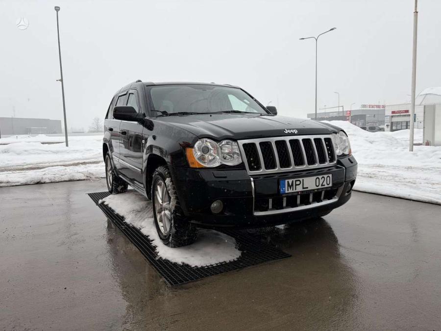 Black Jeep Grand Cherokee 2008 in Kaunas, with an engine capacity of 2.99 L and mileage of 355 thousand km for 7200 €, photo 1 on AUTOMOTO.COM.LV