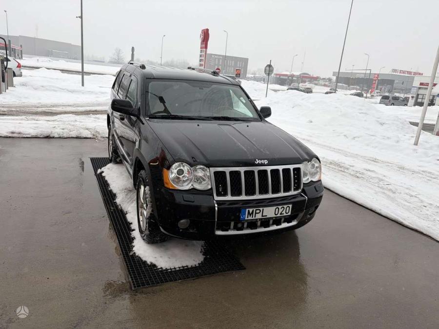 Black Jeep Grand Cherokee 2008 in Kaunas, with an engine capacity of 2.99 L and mileage of 355 thousand km for 7200 €, photo 2 on AUTOMOTO.COM.LV