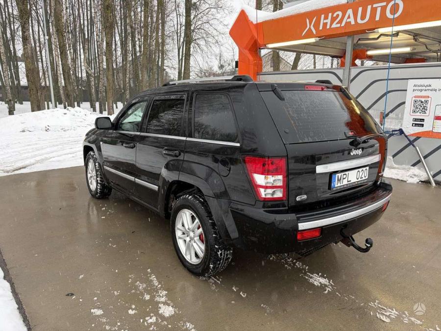 Black Jeep Grand Cherokee 2008 in Kaunas, with an engine capacity of 2.99 L and mileage of 355 thousand km for 7200 €, photo 7 on AUTOMOTO.COM.LV