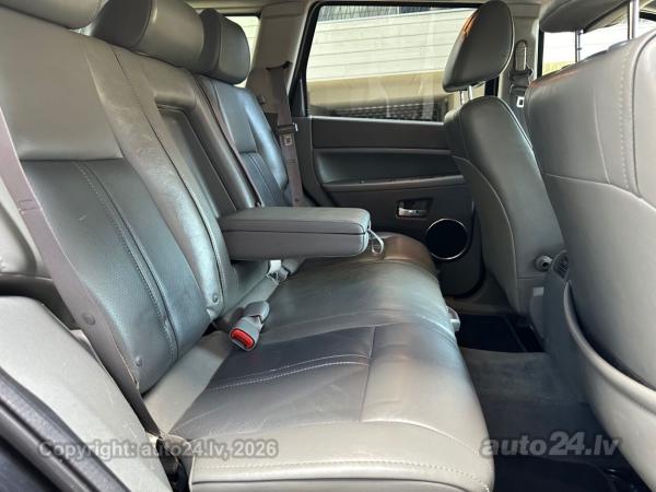 Black Jeep Grand Cherokee 2008 in Tartu, with an engine capacity of 3.00 L and mileage of 213 thousand km for 5499 €, photo 11 on AUTOMOTO.COM.LV