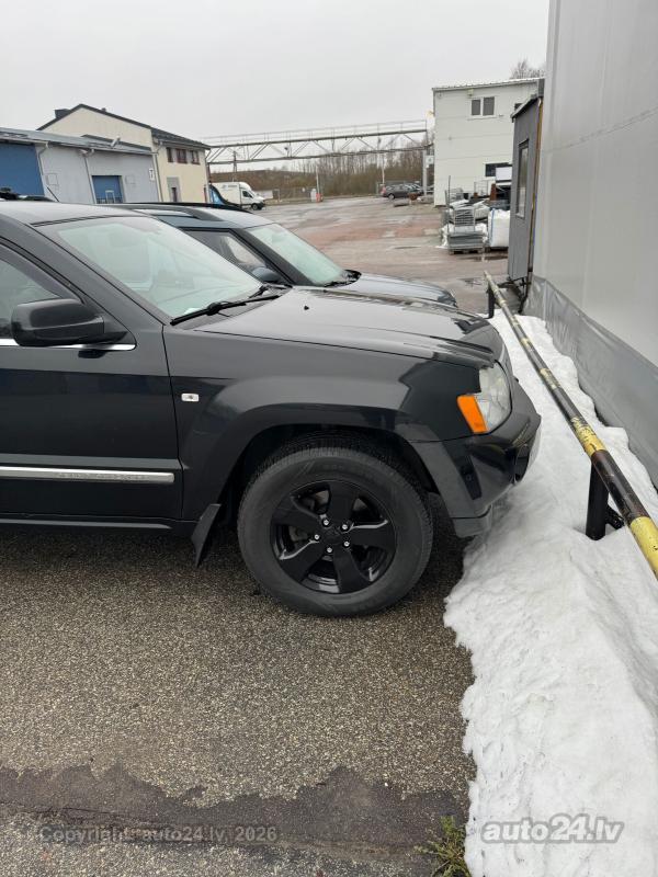 Melns Jeep Grand Cherokee 2008 Tallina, ar dzinēja tilpumu 3.00 L un nobraukumu 319 tūkst. km par 5555 €, foto 4 vietnē AUTOMOTO.COM.LV