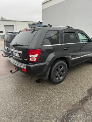Black Jeep Grand Cherokee 2008 in Tallinn, with an engine capacity of 3.00 L and mileage of 319 thousand km for 5555 €, photo 6 on AUTOMOTO.COM.LV